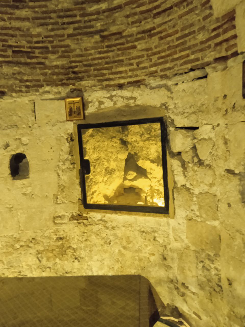 The All-Holy Tomb of Christ – Holy Sepulchre 2022, the Anointing Stone ...